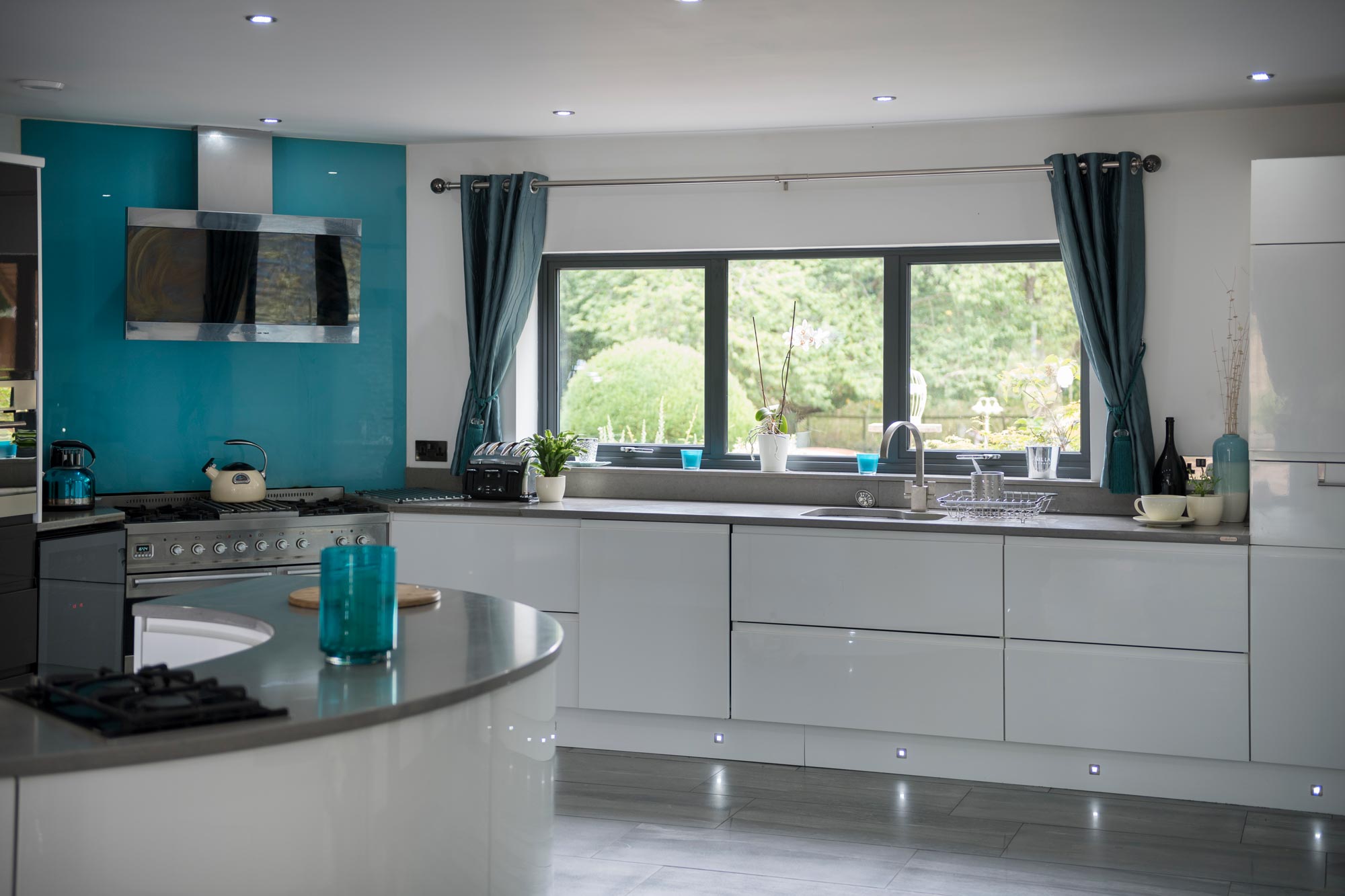 Elevate Your Living Spaces With Window Decoration Ideas | Sternfenster